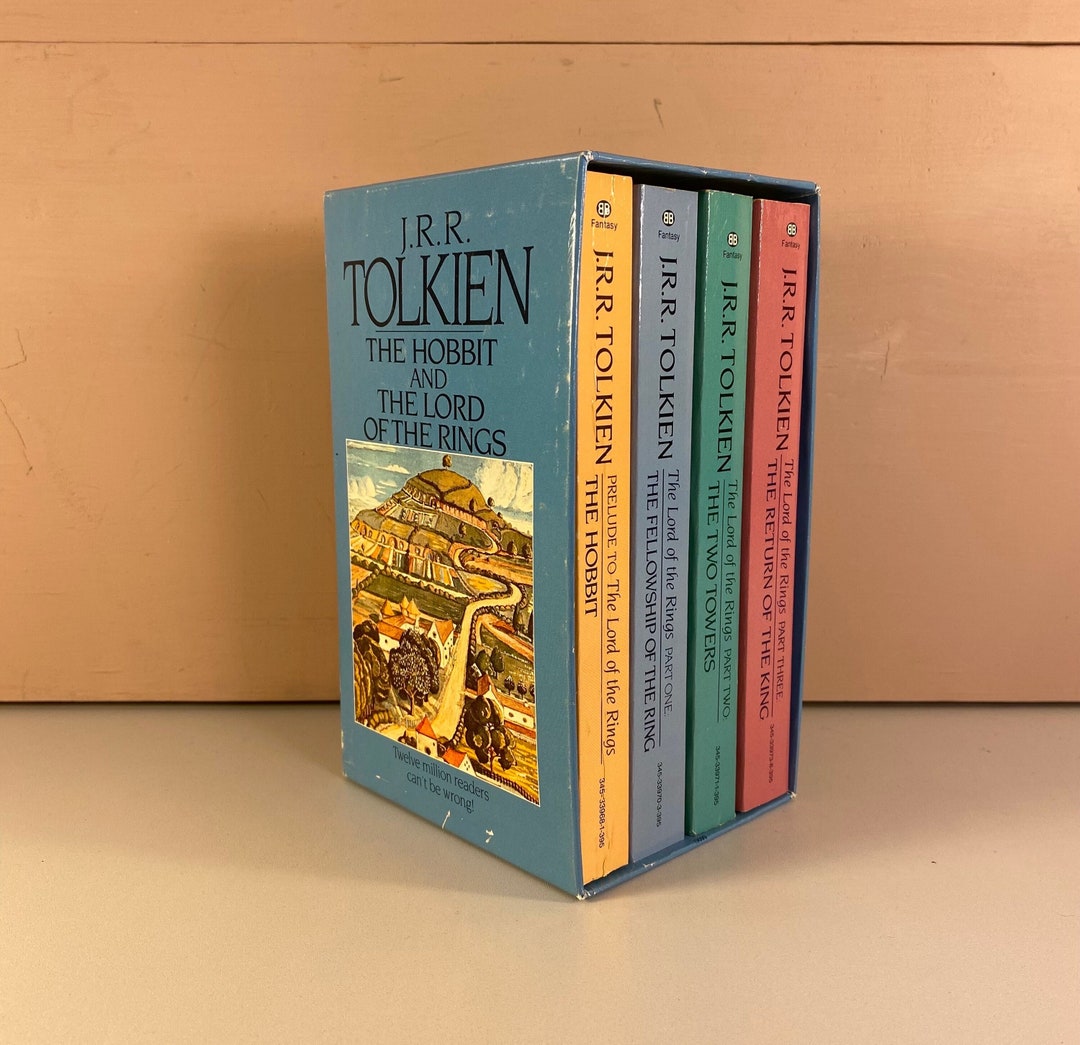 1986 LOTR Paperback Book Box Set, J. R. R. Tolkien the Hobbit and the ...