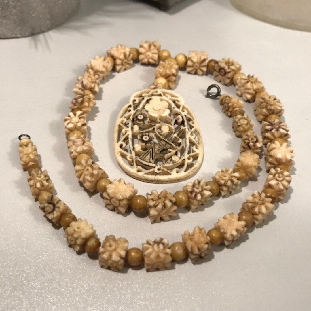 Hand Carved Bone Beads Bone Pendant Necklace Vintage - Etsy