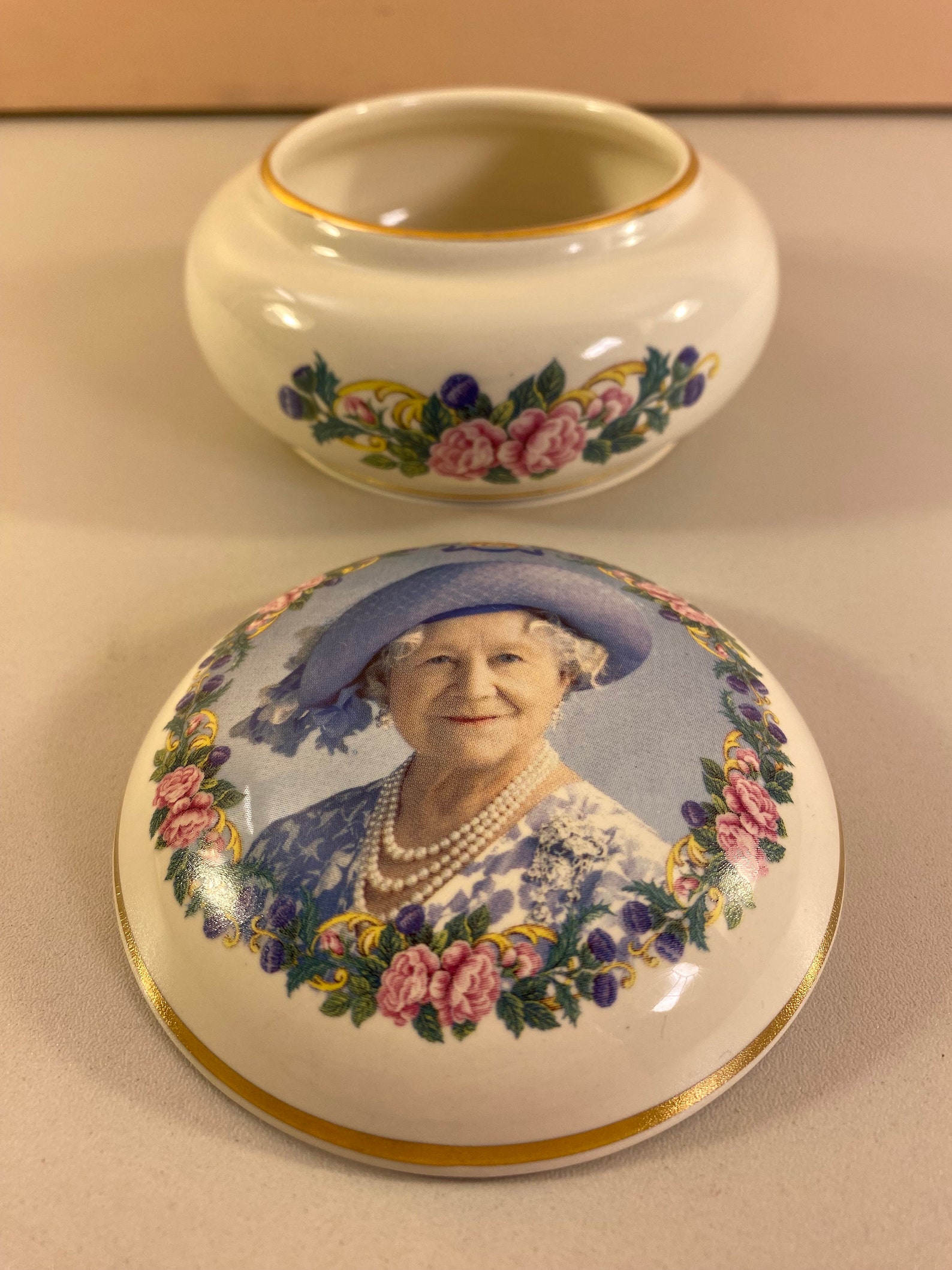 Queen Elizabeth Prinknash Abbey Pottery Covered Trinket Dish, Gold ...