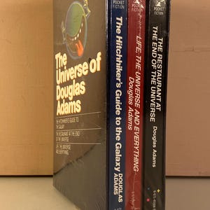 SEALED the Universe of Douglas Adams Box Set, Hitchhiker's Guide to the ...