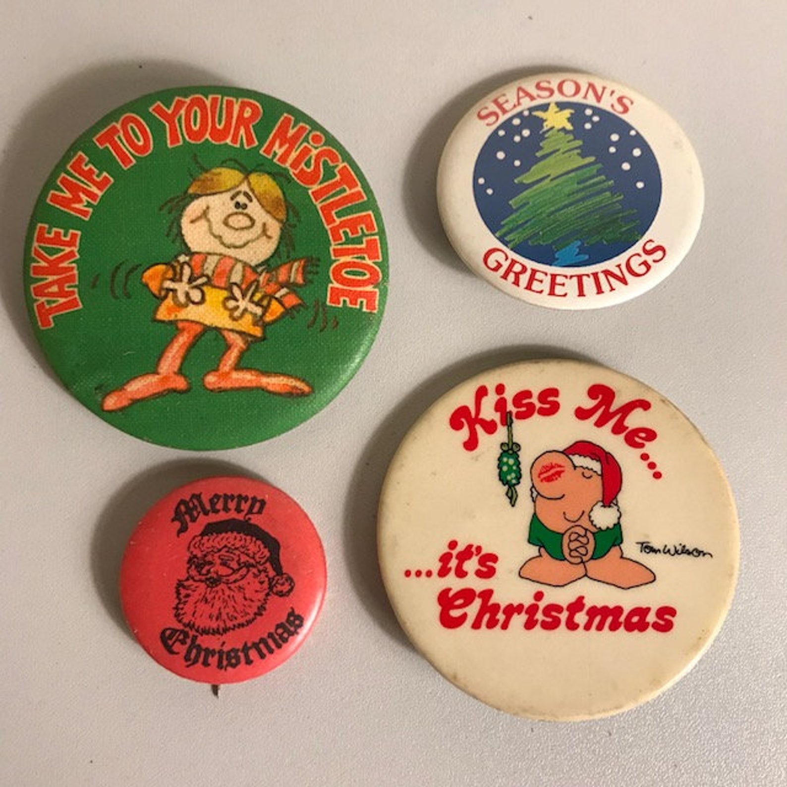 7 Christmas Pinback Buttons Vintage Kitschy Christmas Pin - Etsy