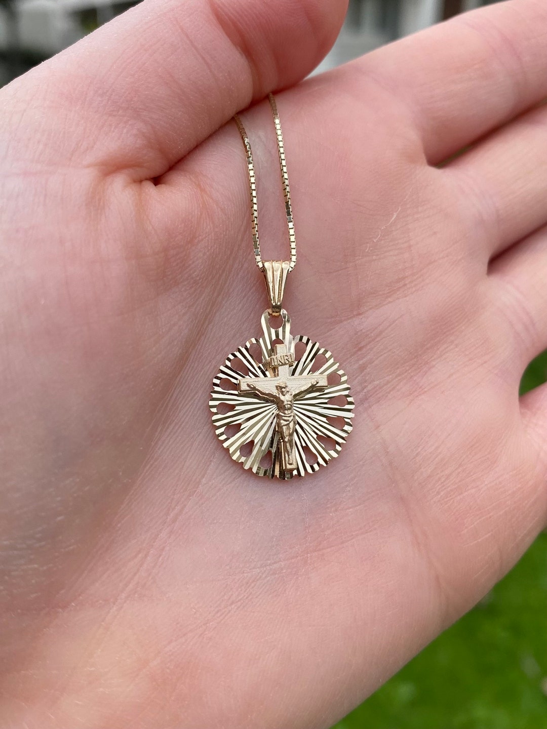 14k Cross Medallion. Gold Diamond Cut Crucifix Medallion Pendant ...