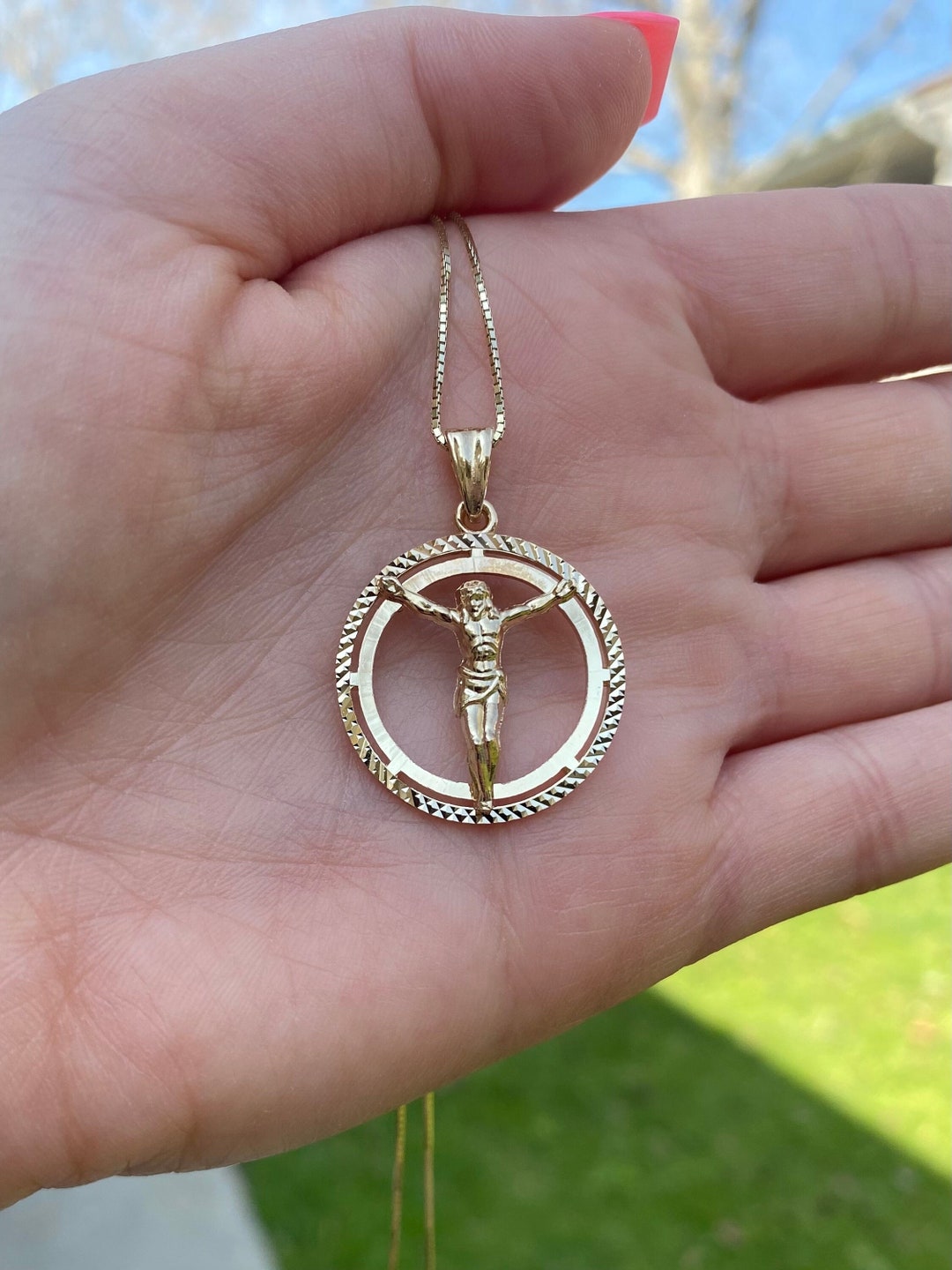 14k Gold Jesus Religious Medallion. Diamond Cut Jesus Pendant ...