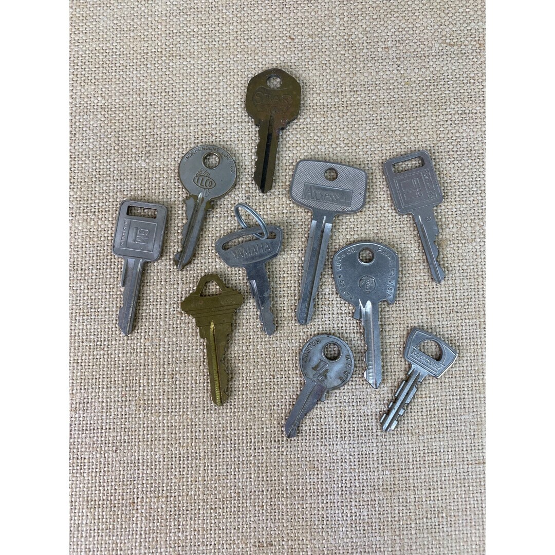 Vintage Key Collection: 10 Old Car, House, Lock Keys for Crafting - Etsy