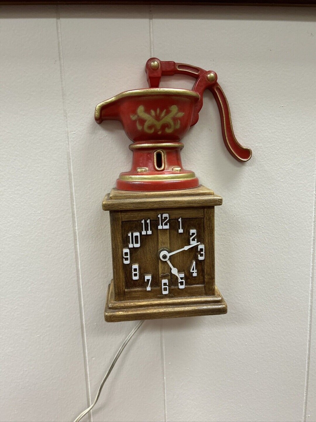 Spartus Water Pump Wall Clock Vintage Model H6814 Kitchen Decor ...