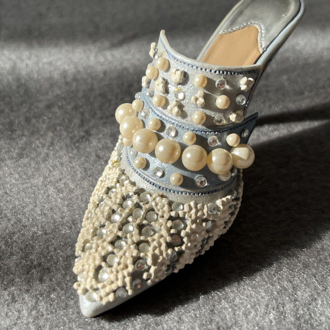 Just the Right Shoe Frosted Fantasy Raine Resin Shoe Figurine - #25032 ...
