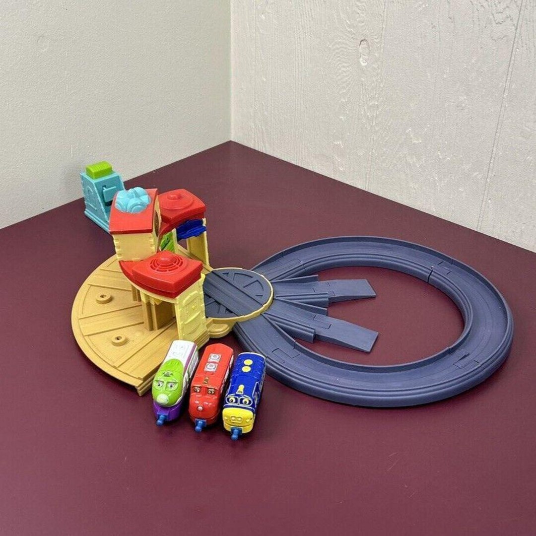 Chuggington Roundhouse Station Garage Sounds W/ 3 Engines Train Play ...