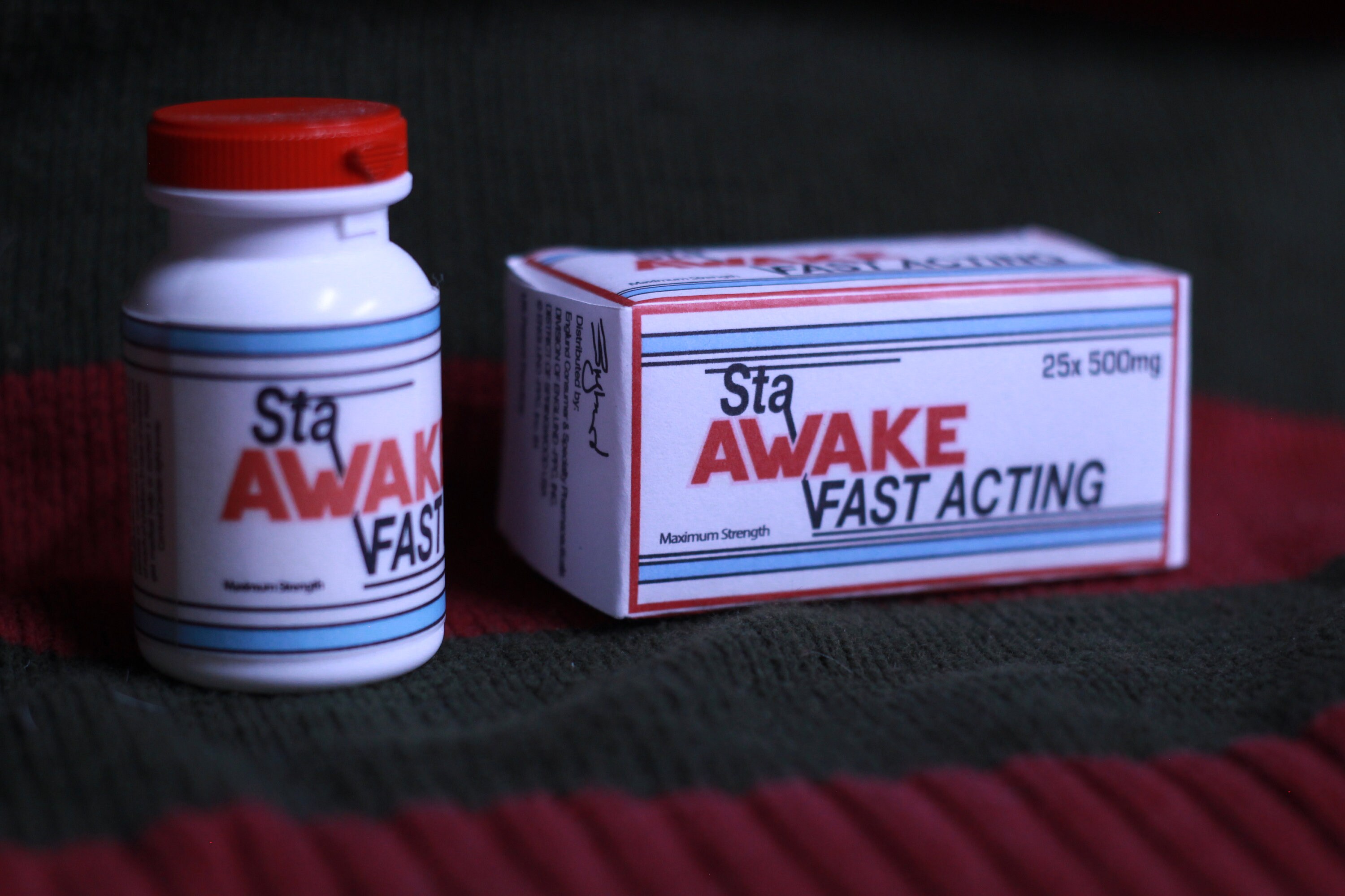 Prop Replica Sta Awake Bottle & Box Freddy Krueger A Nightmare on Elm ...