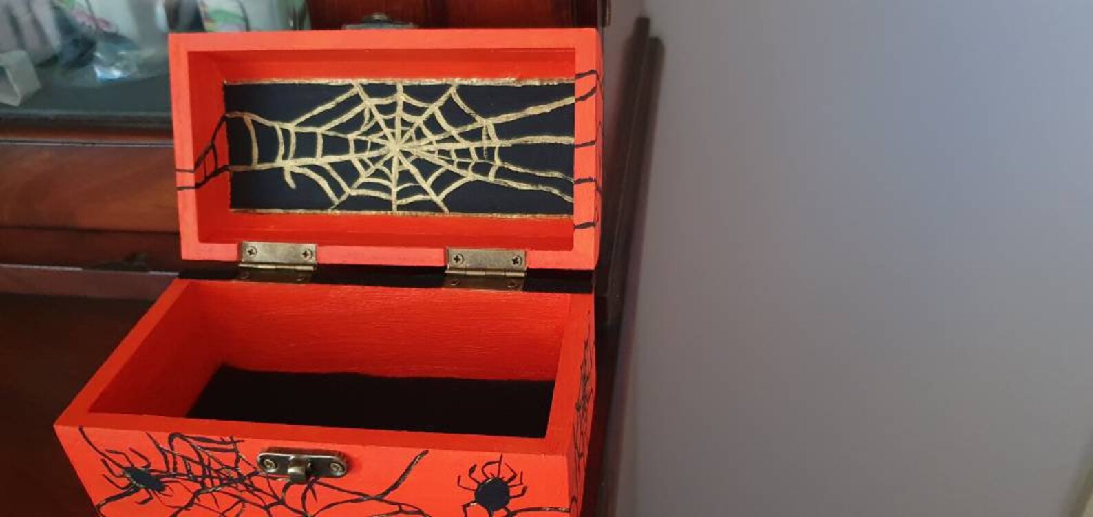 Handpainted Halloween Spiders Web Jewellery and Memory Trinket Box ...