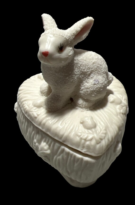 Vintage Porcelain Bunny Rabbit Heart Shaped Jewelry-T… - Gem