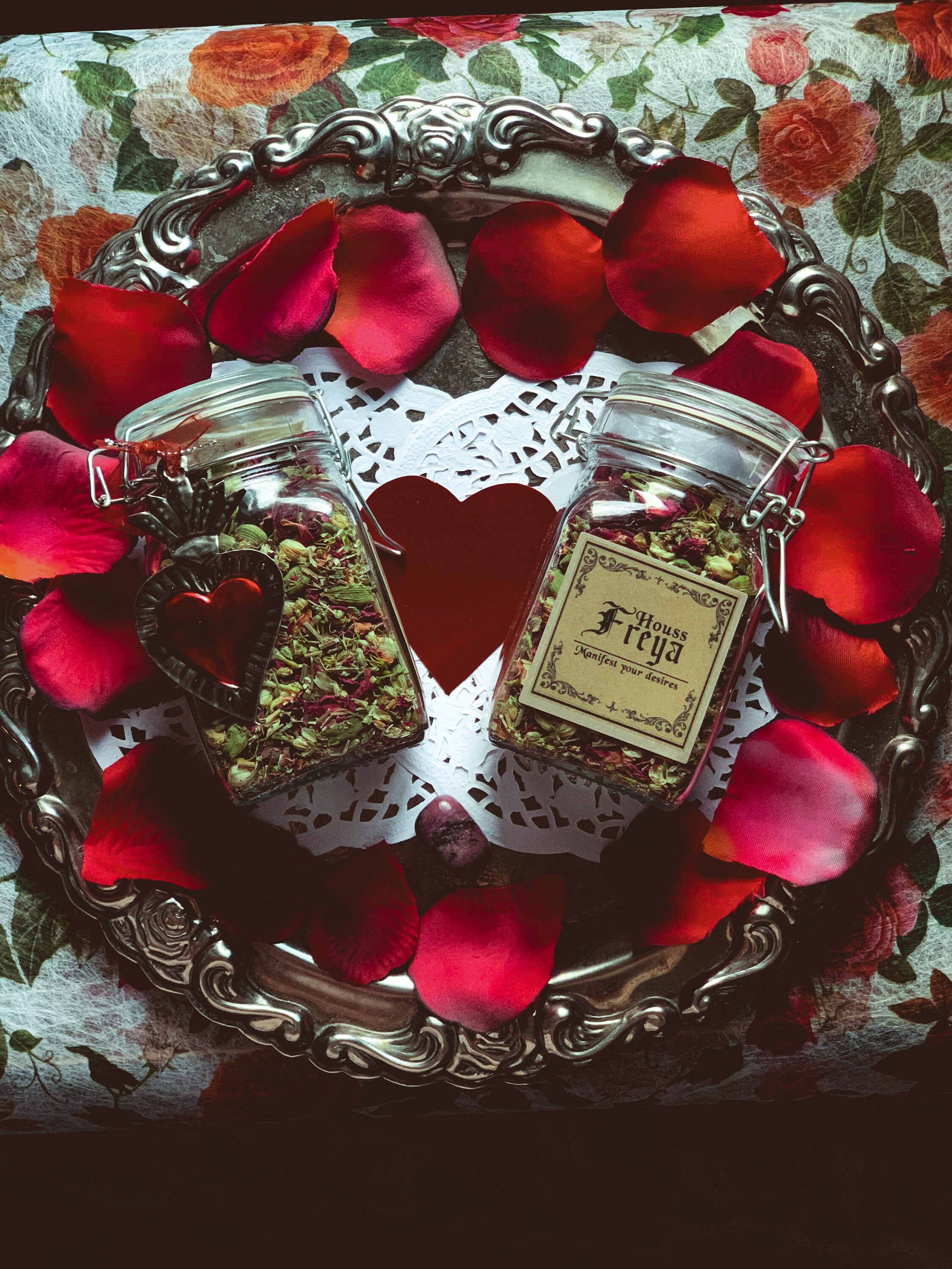 Heart ritual bath tea w/rhodonite crystal | Etsy