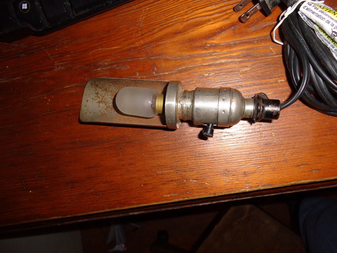 WORKING Antique Singer Light Re Wired READY to Be Plugged In - Etsy Canada