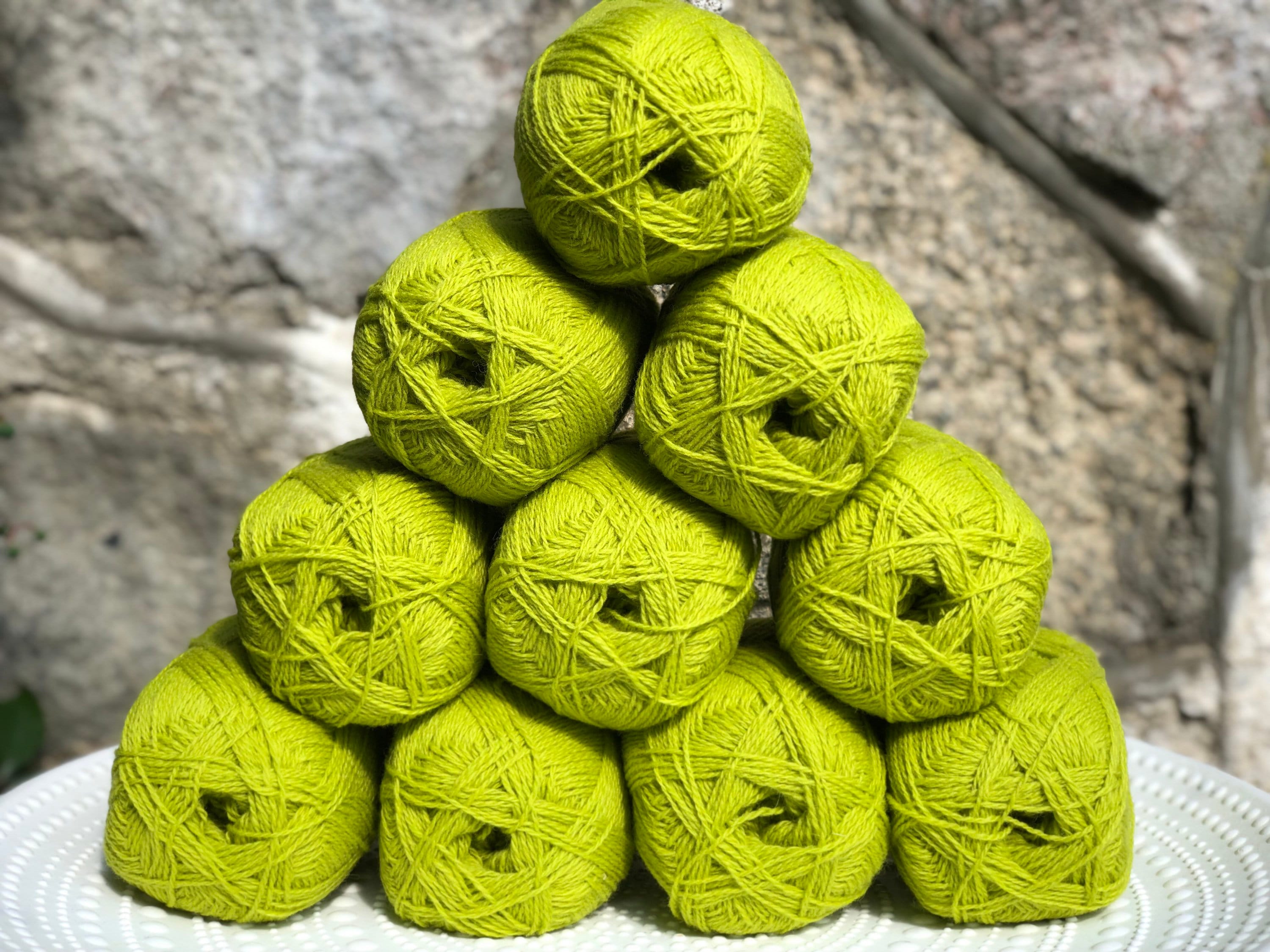 Neon green Zealand wool yarn 100% wool yarn Lace wool | Etsy