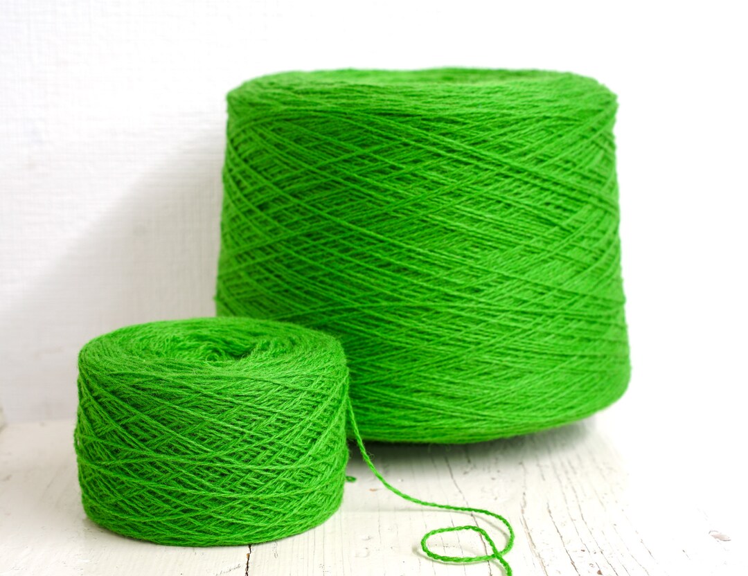 Bright Green Wool in Cone 0,9kg/31.7oz - Fingering Wool Yarn - 100% ...
