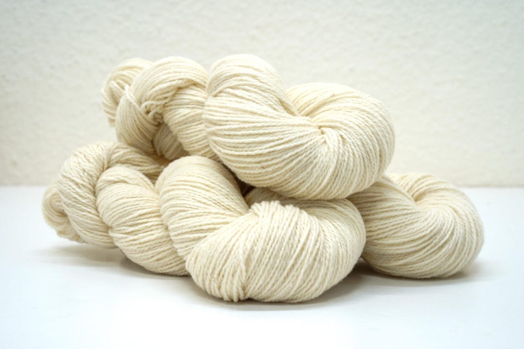 Off-white - 100% Merino Wool Yarn Knitting - Knitting, Crocheting ...