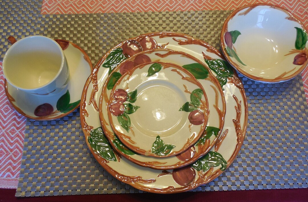Vintage Franciscan Apple Pattern Earthenware Dinnerware 6 Piece Setting ...