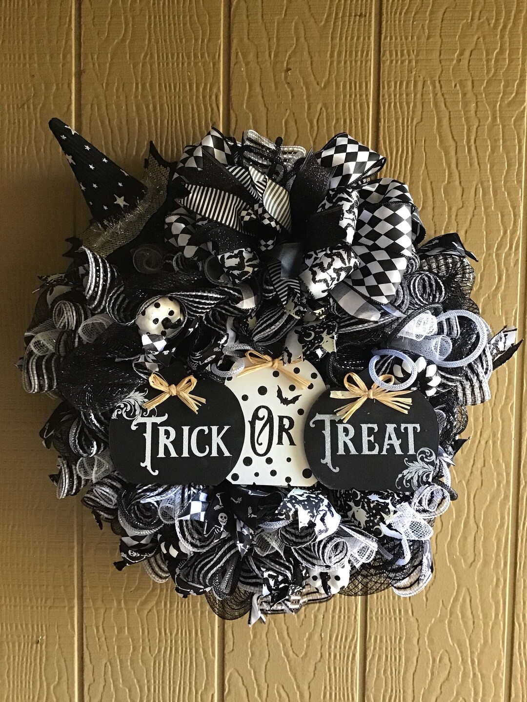 Trick or Treat Halloween Wreath - Etsy