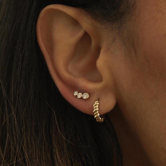Flat Back Helix Earrings Anygolds 14K Real Solid Gold Daisy Epoxy ...