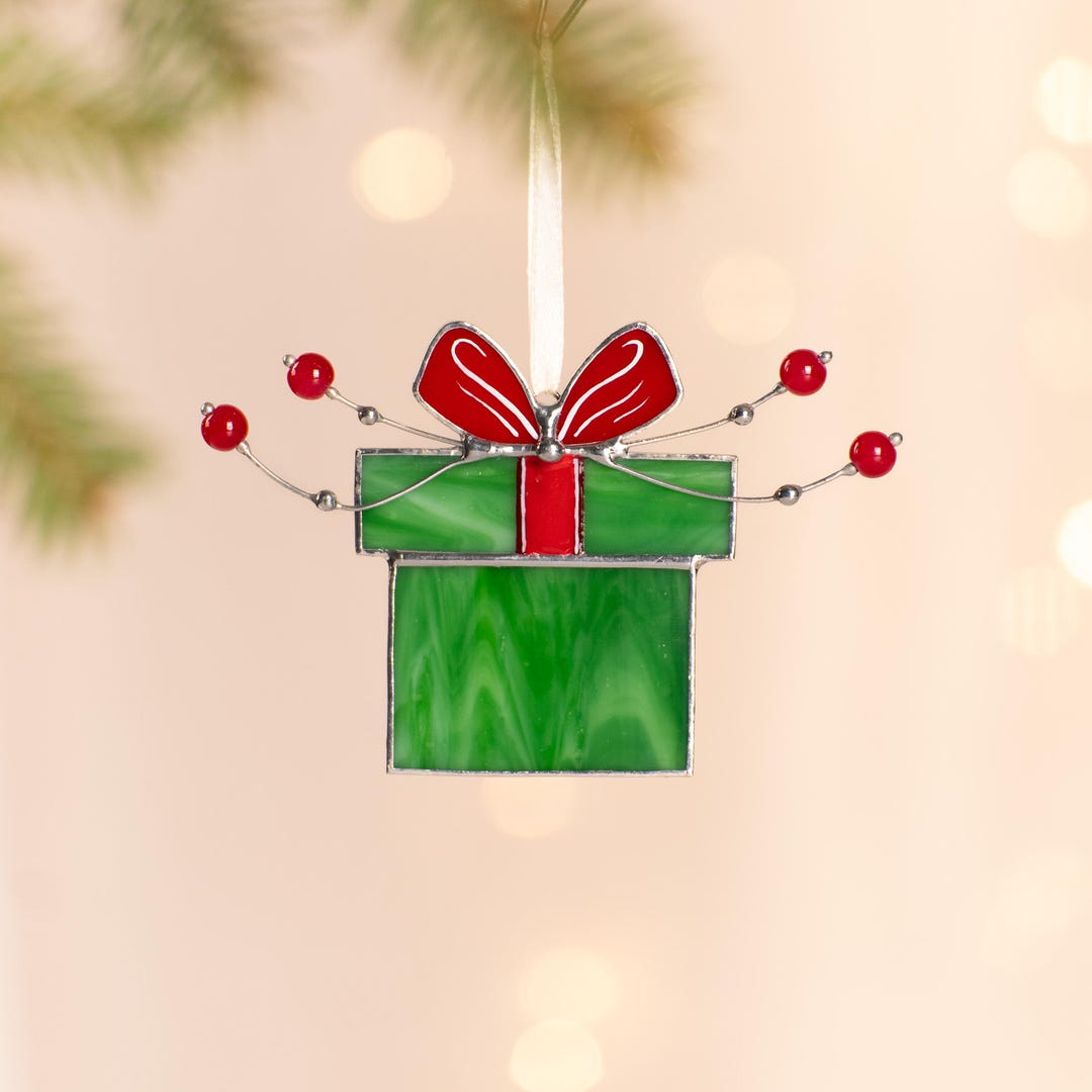 Christmas Present Stained Glass Suncatcher Christmas Gifts Ideas ...