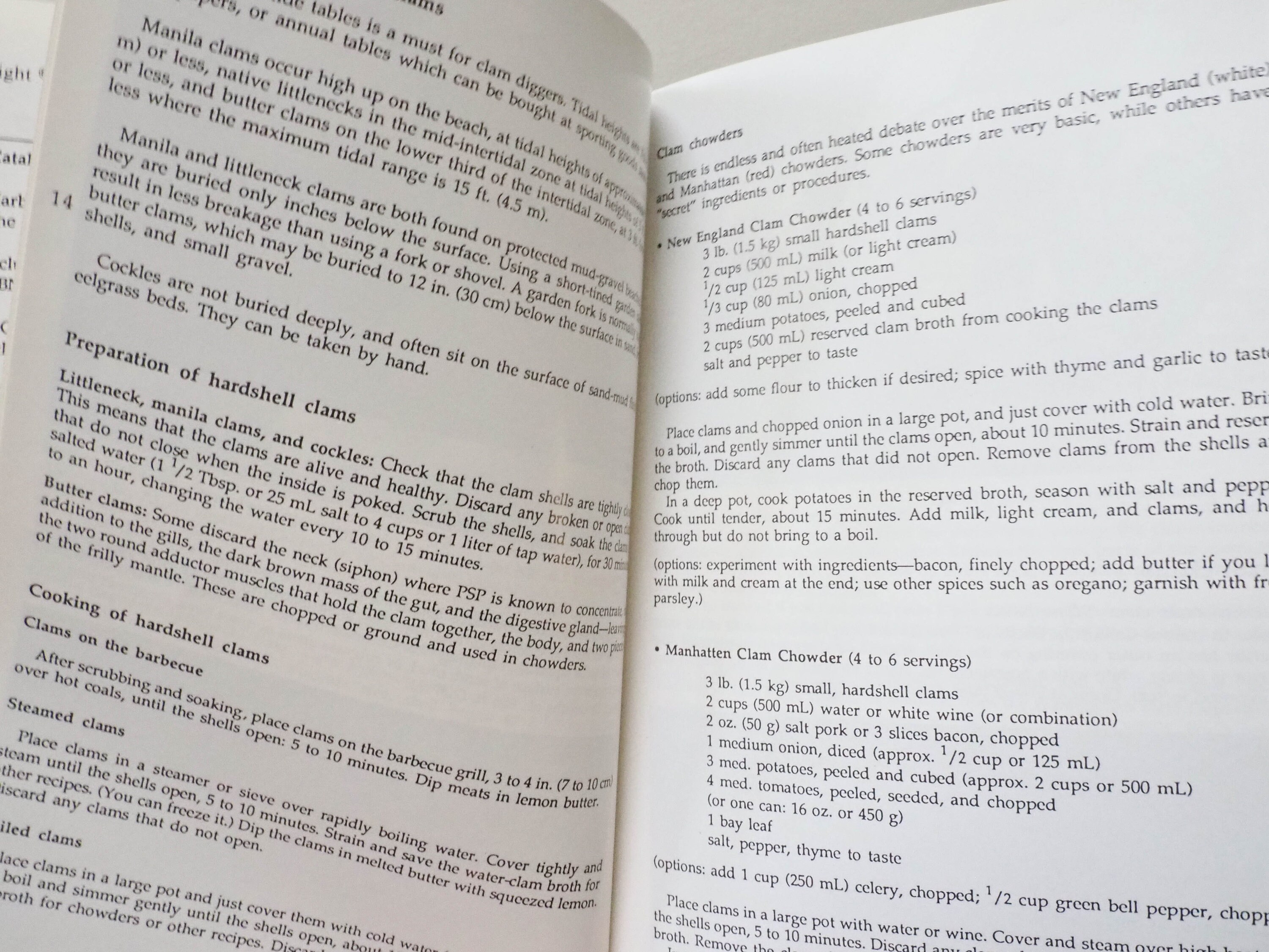 Seashore Guidebook Pair - the Western Seashore - the Edible Seashore - Rick M. Harbo - 1988 ...