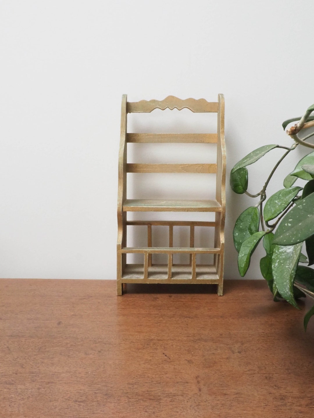 Vtg Wood Curios Shelf - Vintage Gold Painted Wood Miniature Display ...