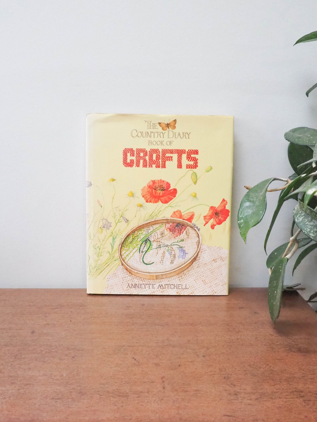 Vtg Country Diary Book of Crafts - Annette Mitchell - 80s Country Diary ...