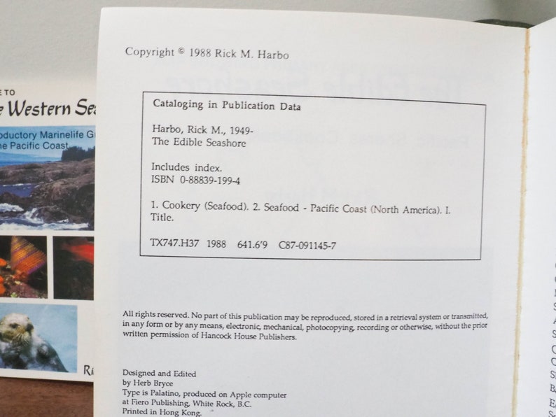 Seashore Guidebook Pair - the Western Seashore - the Edible Seashore - Rick M. Harbo - 1988 ...