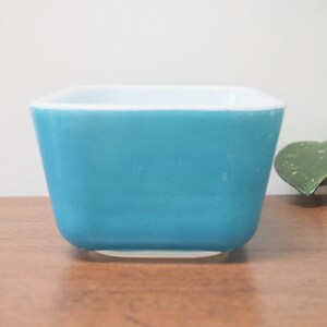Turquoise Blue Pyrex Refrigerator Dish - 502 - Pyrex Leftover Dish ...