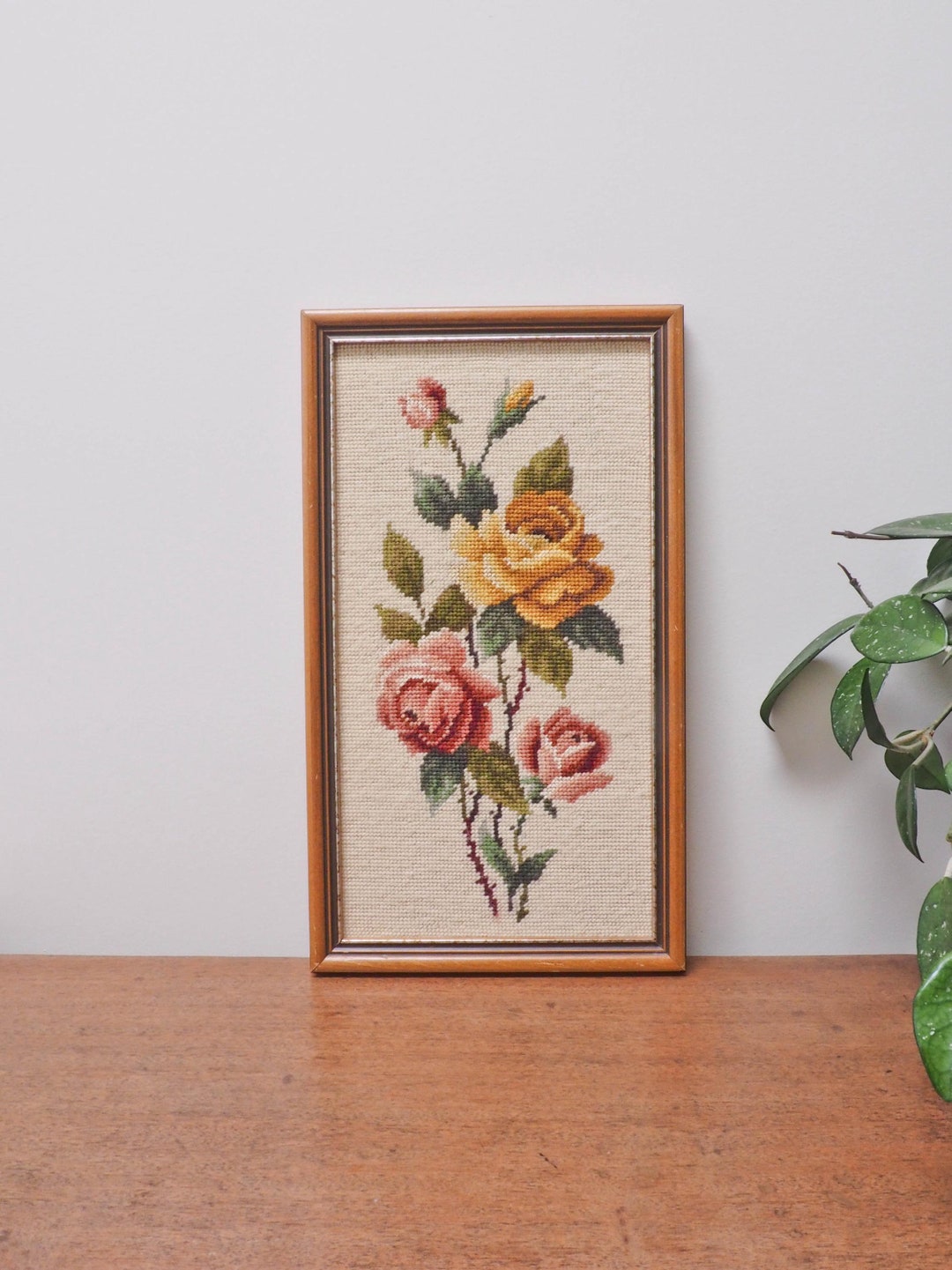 Vtg Framed Needlepoint Floral Art - Framed Flower Pattern Art ...
