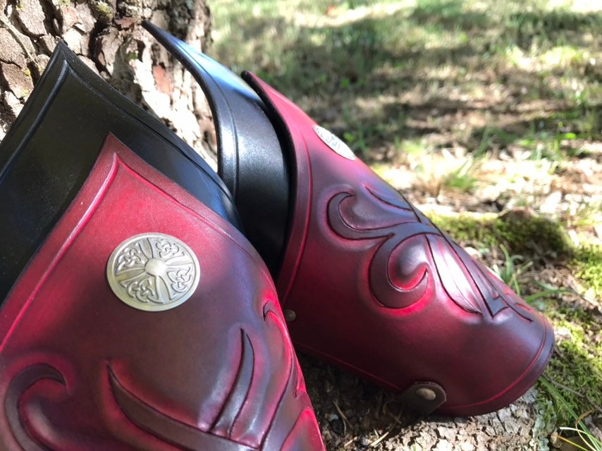 Dark Elven Warrior Bracers - Etsy