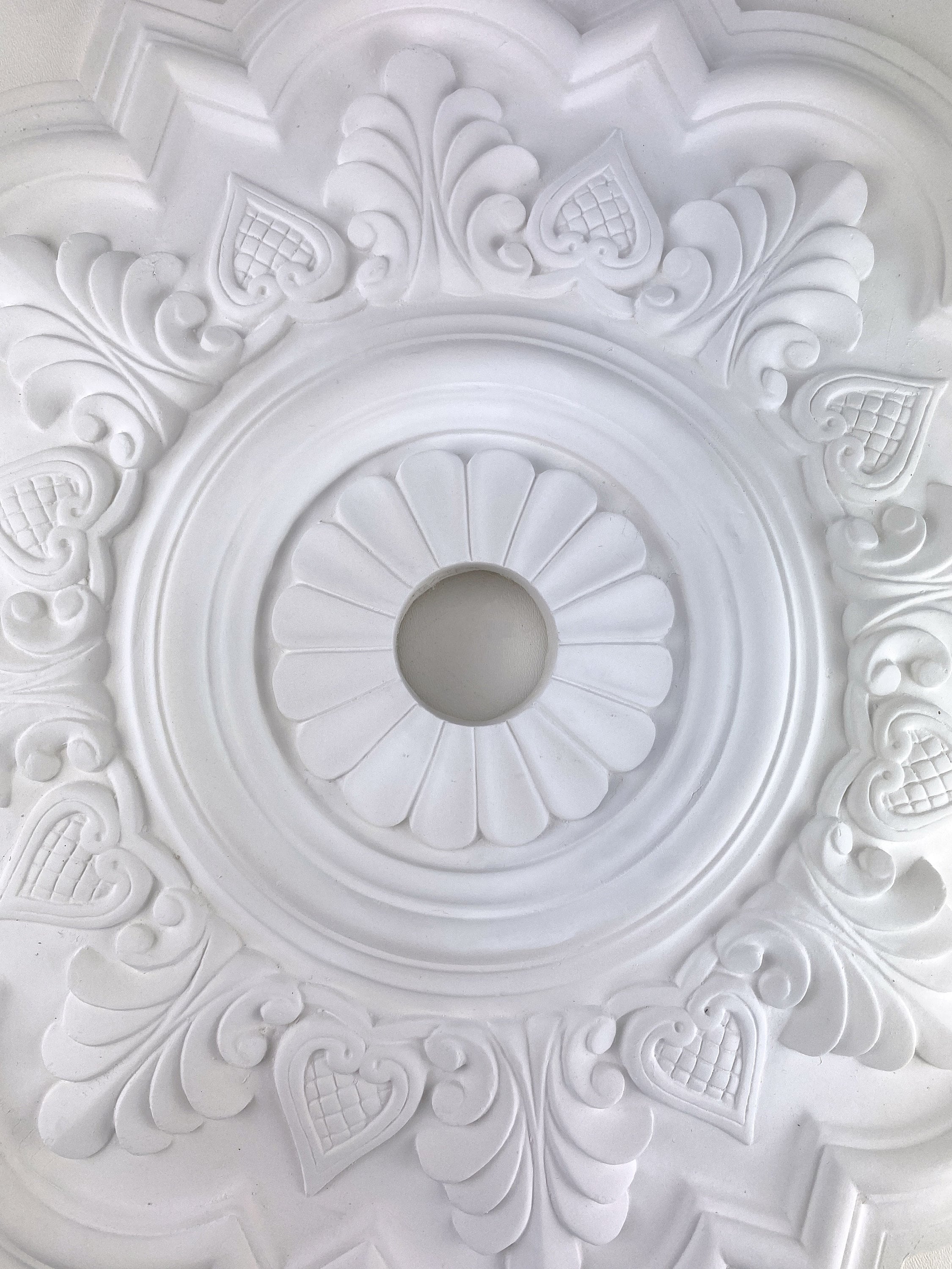 21 Queen Ann Acanthus Leaf Heart Ceiling Medallion | Etsy