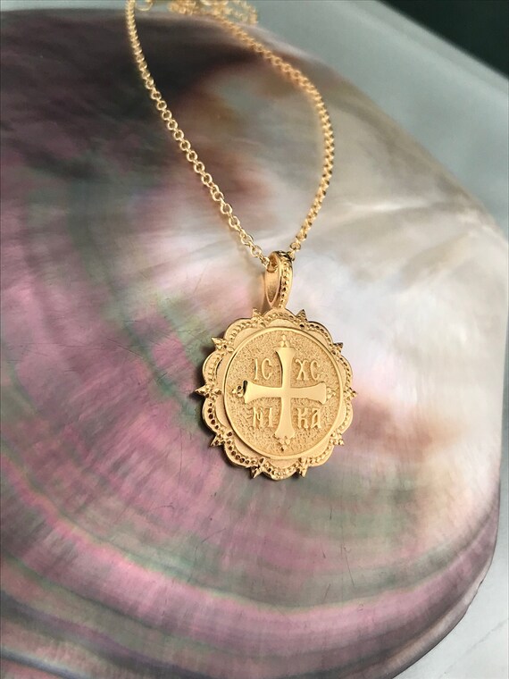 14k solid gold pendant diameter 1.4cm / 2cm | Etsy