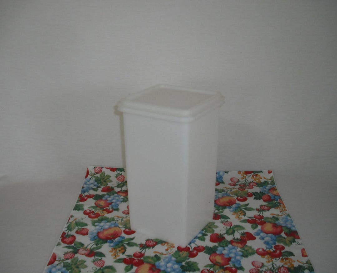 Tupperware Cracker Keeper Container #1314 Vintage - Etsy