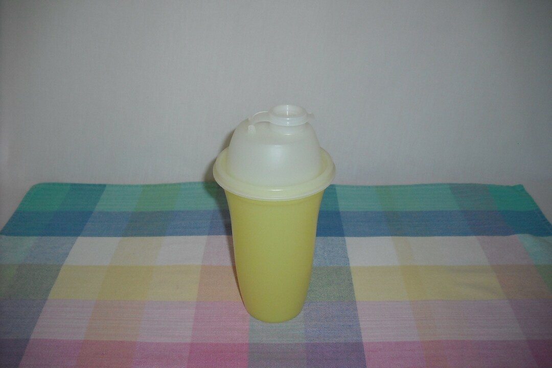 Tupperware Quick Shake Yellow Shaker W/mixing Disc - Etsy