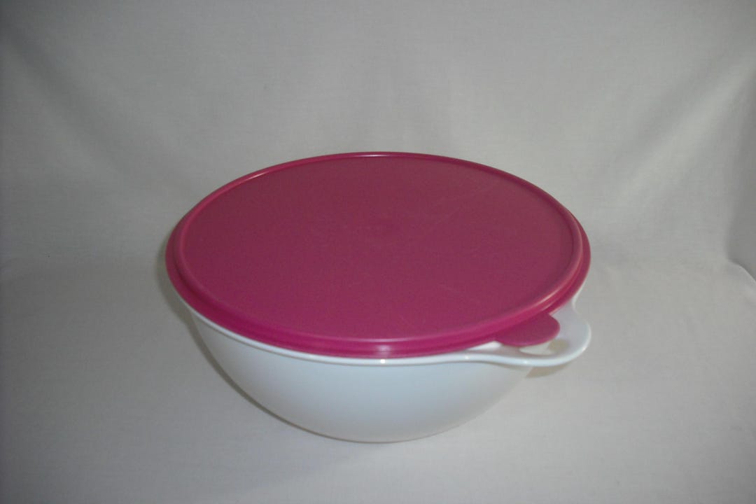 Tupperware Thatsa Bowl W/lid White With Pink Lid 32 Cups - Etsy