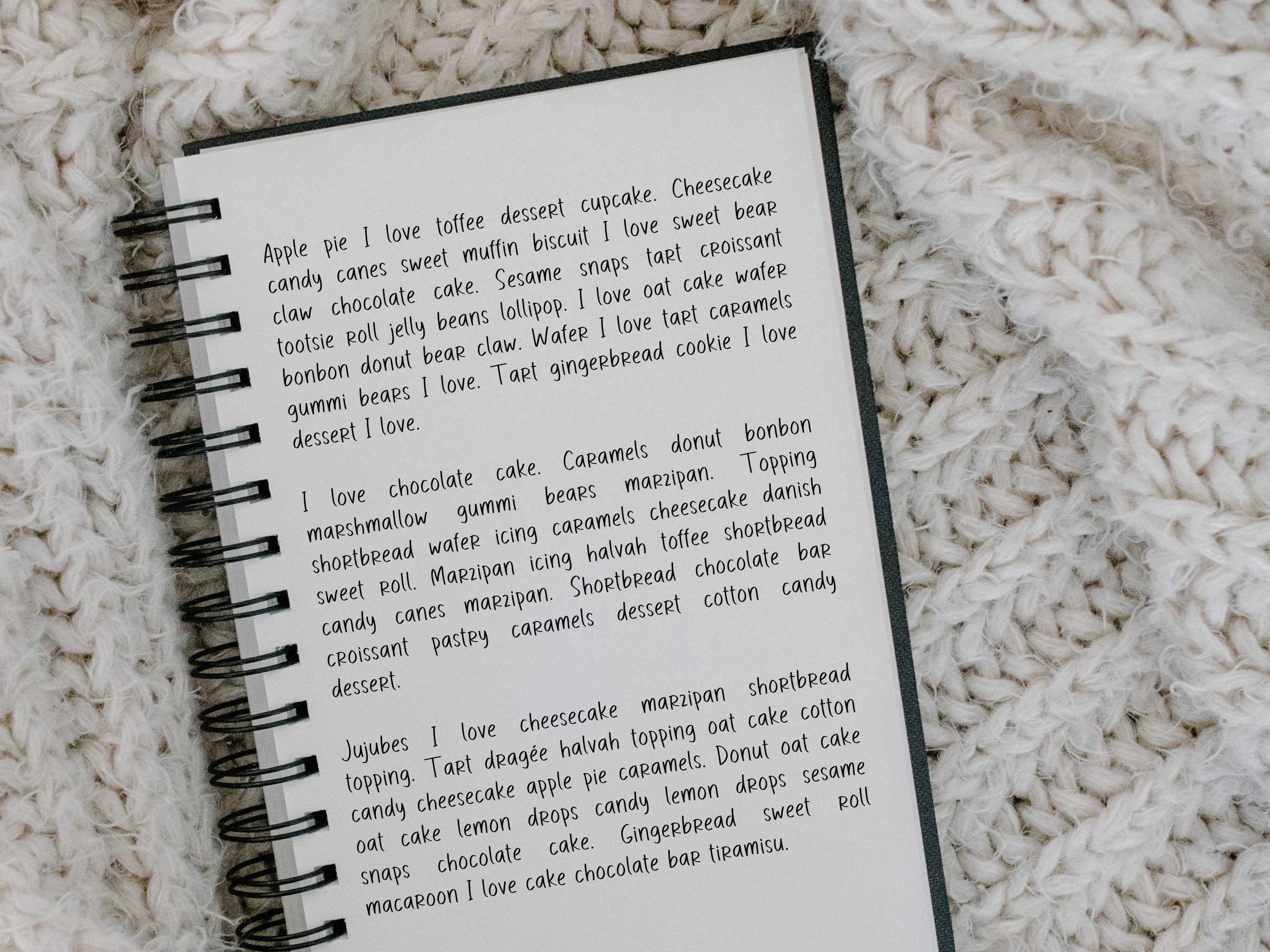 Cinnamon Rolls Cute Font, Goodnotes Fonts, Note Fonts, Note Taking ...