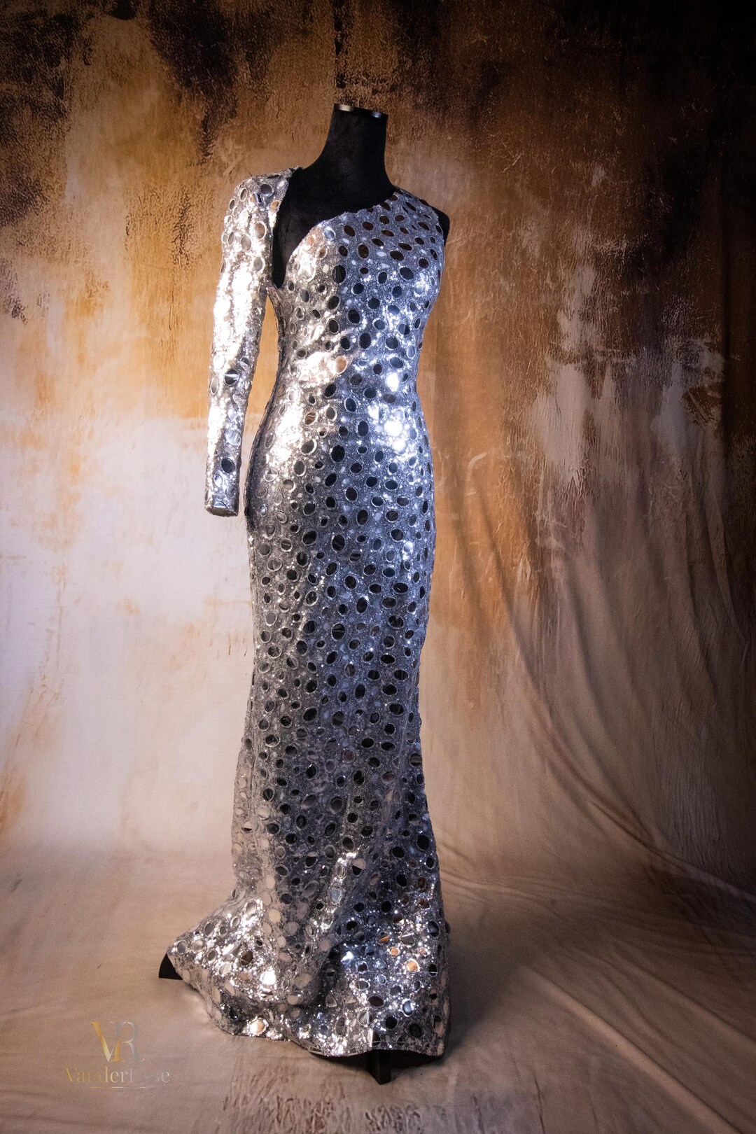 Metallic Silver Estrella Gown - One Shoulder Red Carpet Glamour, Size 0 ...