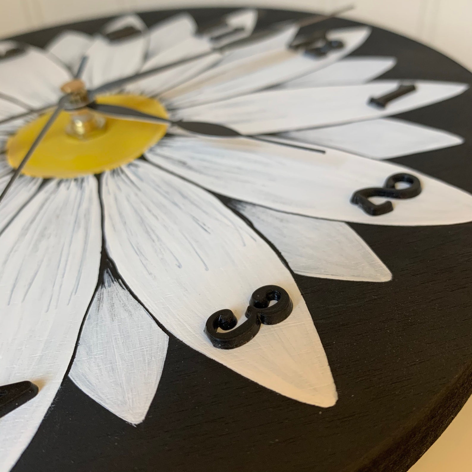 Daisy Clock hand Painted - Etsy