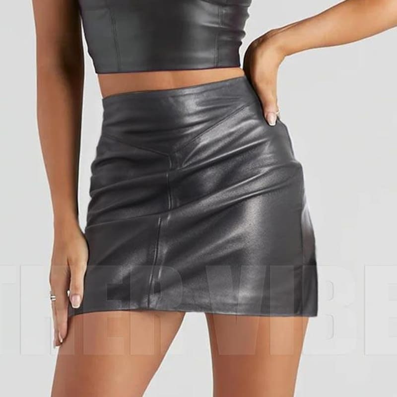 Wie findet ihr Mini Röcke :3? (Mädchen, Frauen, Körper)