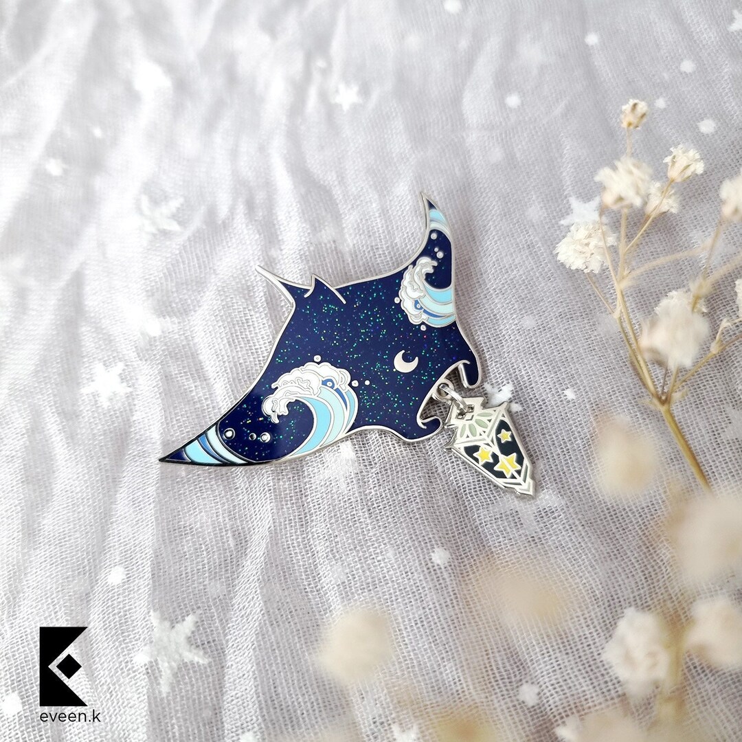 Glitter Manta Ray Star Carrier Lapel Pin. Animal Carrying a Dangling ...