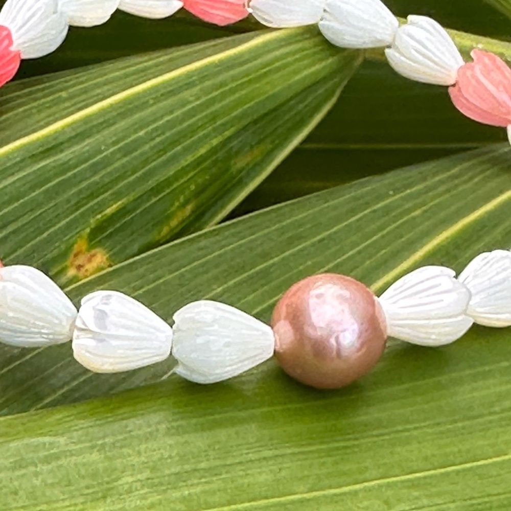 814. Edison Pearl Mother of Pearl Ivory & Pink Pikake Bracelet - Etsy