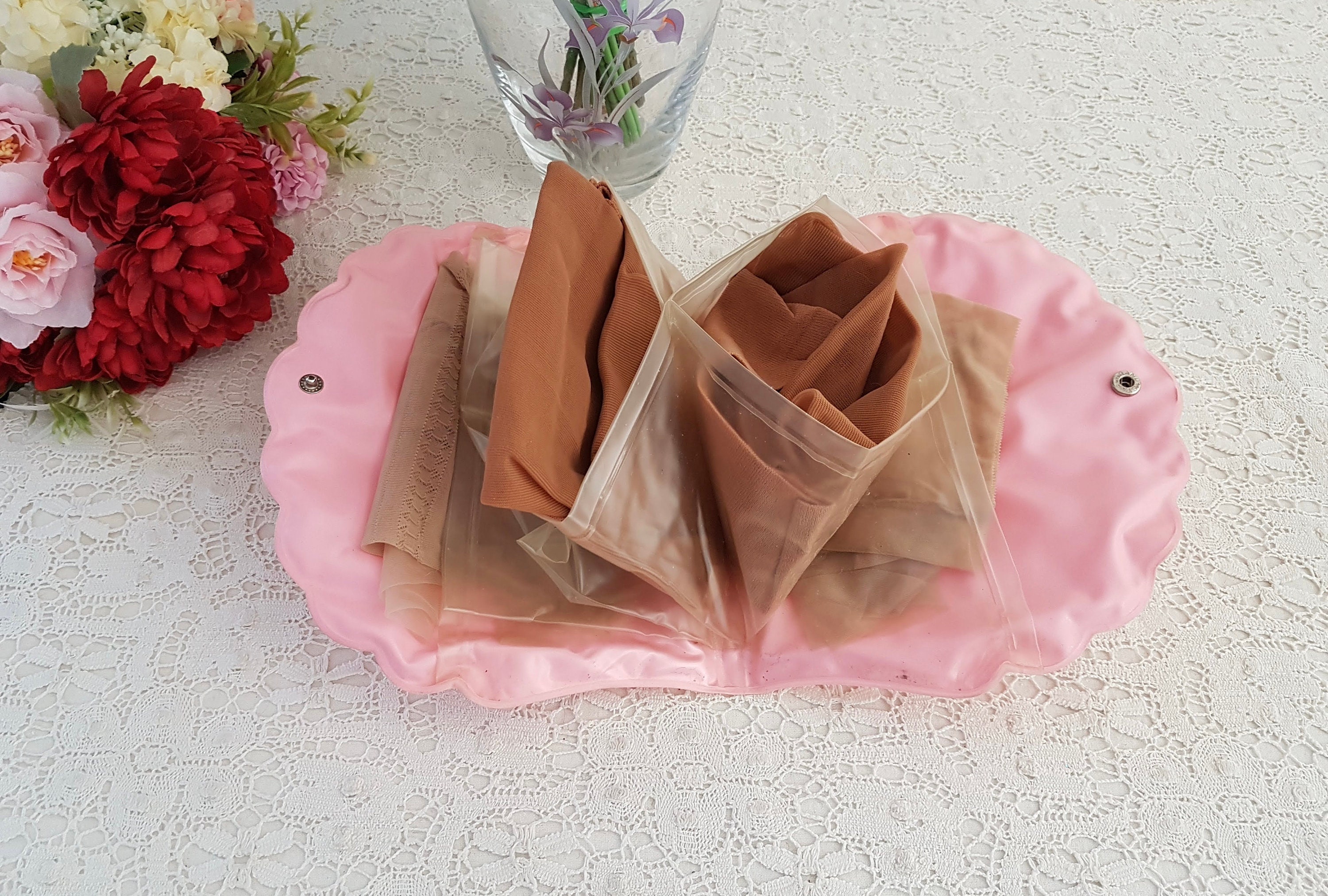 Vintage 60s Pink Shell Shape Lingerie Stocking Holder Pouch, Lingerie ...