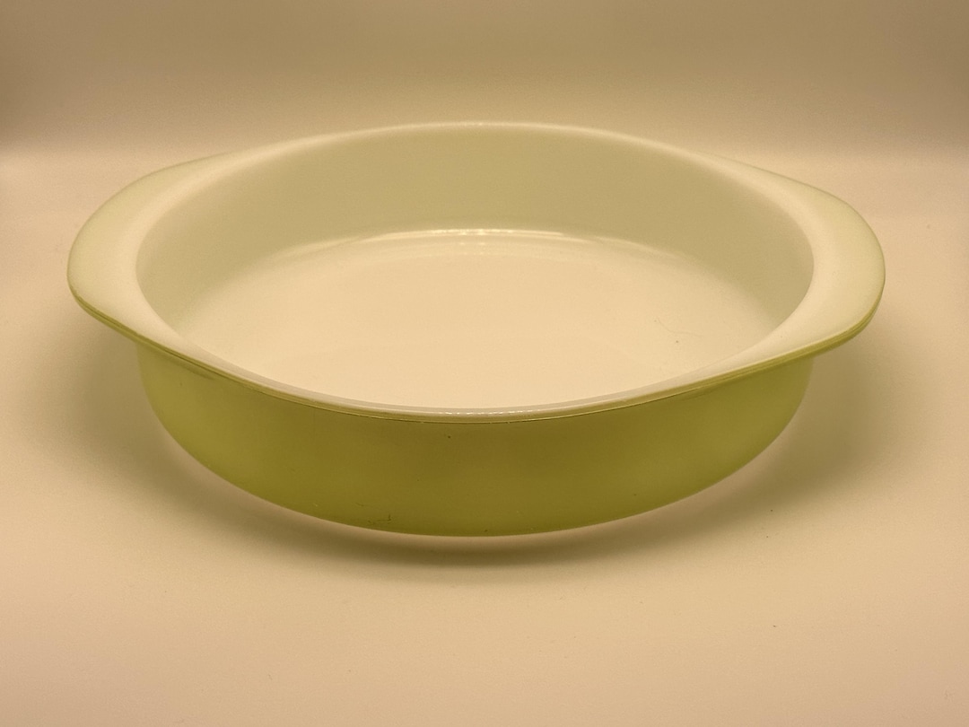 RARE Vintage Pyrex Lime Green Cake Pan #221 8 Inches - Etsy