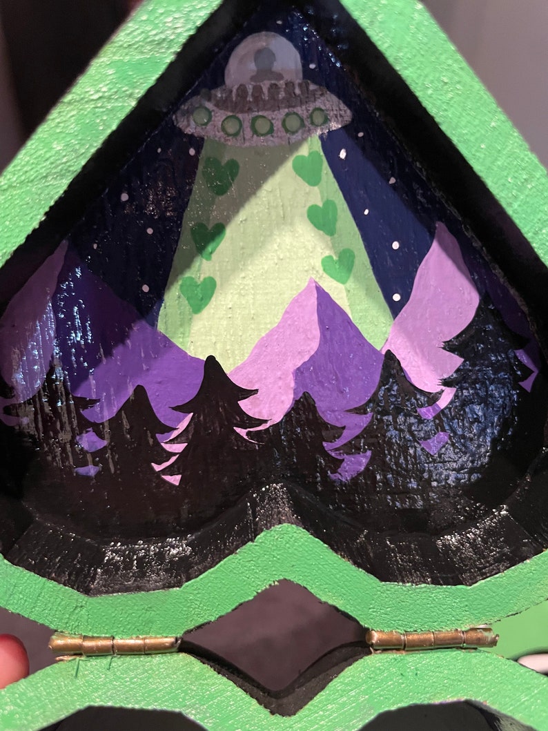 Alien UFO Valentine’s Day Heart Shaped Small Trinket Gift Box for ...