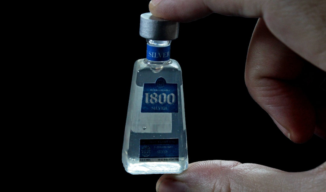 Realistic Miniature Tequila Bottle in Various Scales for Popular Dolls ...