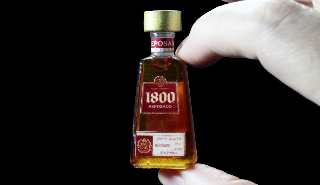 Realistic Miniature Tequila Bottle in Various Scales for Popular Dolls ...