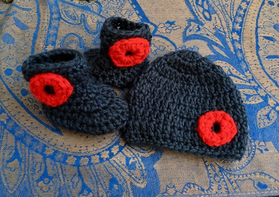 Phish Handmade Crochet Baby Hat and Bootie Set 0-3 Months | Etsy