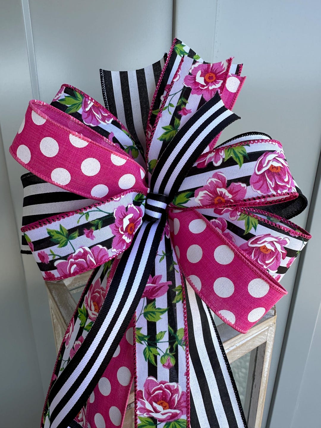 Floral Wreath Bow: Pink Roses, Black Stripes, Polka Dot Ribbon - Etsy