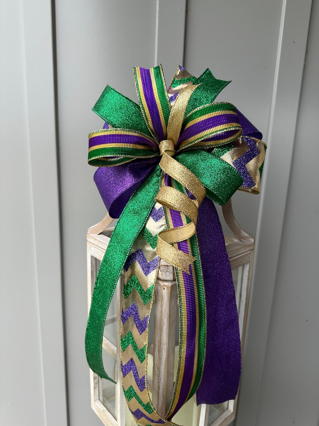 Mardi Gras Bow, Sparkly Purple Gold & Green Wreath Lantern Swag Bow ...