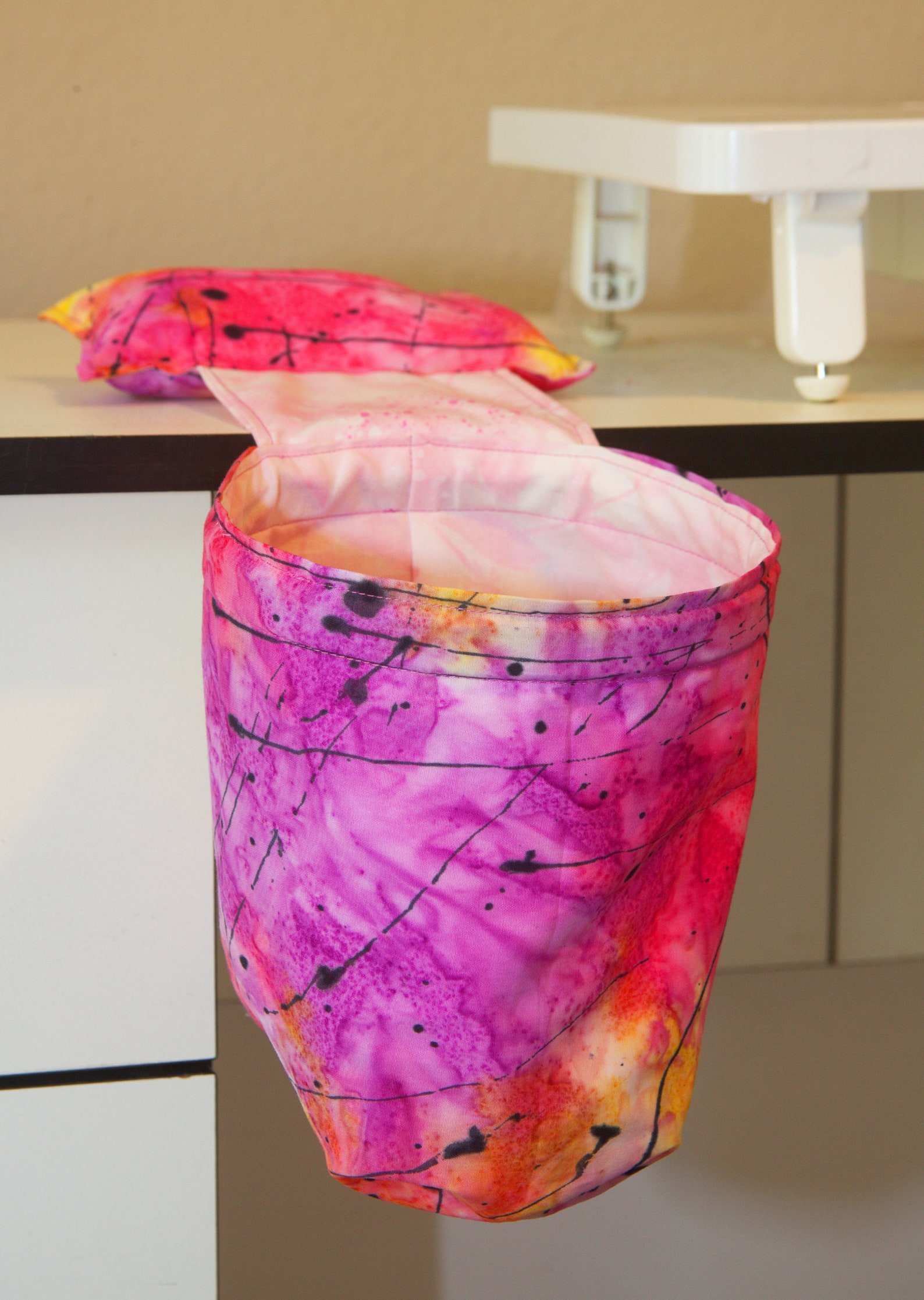 THREAD CATCHER, PINCUSHION Use for Threads, Fabric Scraps, Etc.. Sewing ...